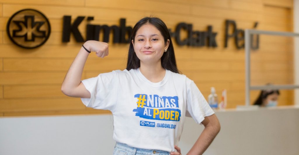 Niña asume el rol de gerente general por un día en Kimberly-Clark Perú