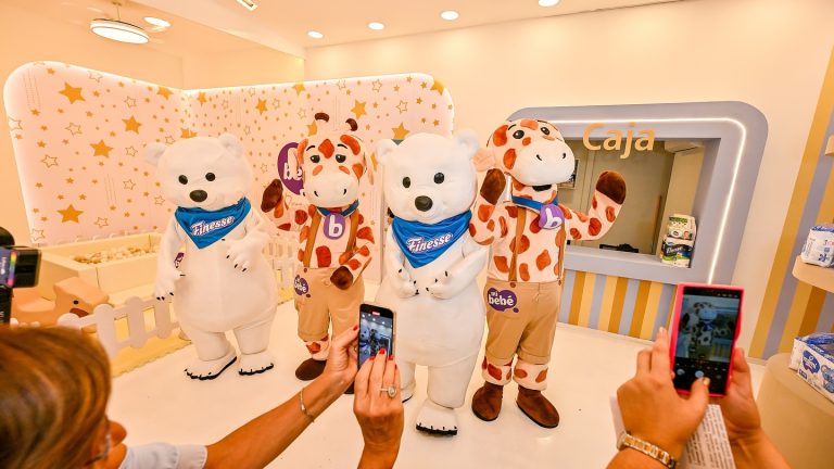 Kupel Bolivia inaugura el “Carrusel de la Alegría” en Expocruz 2025